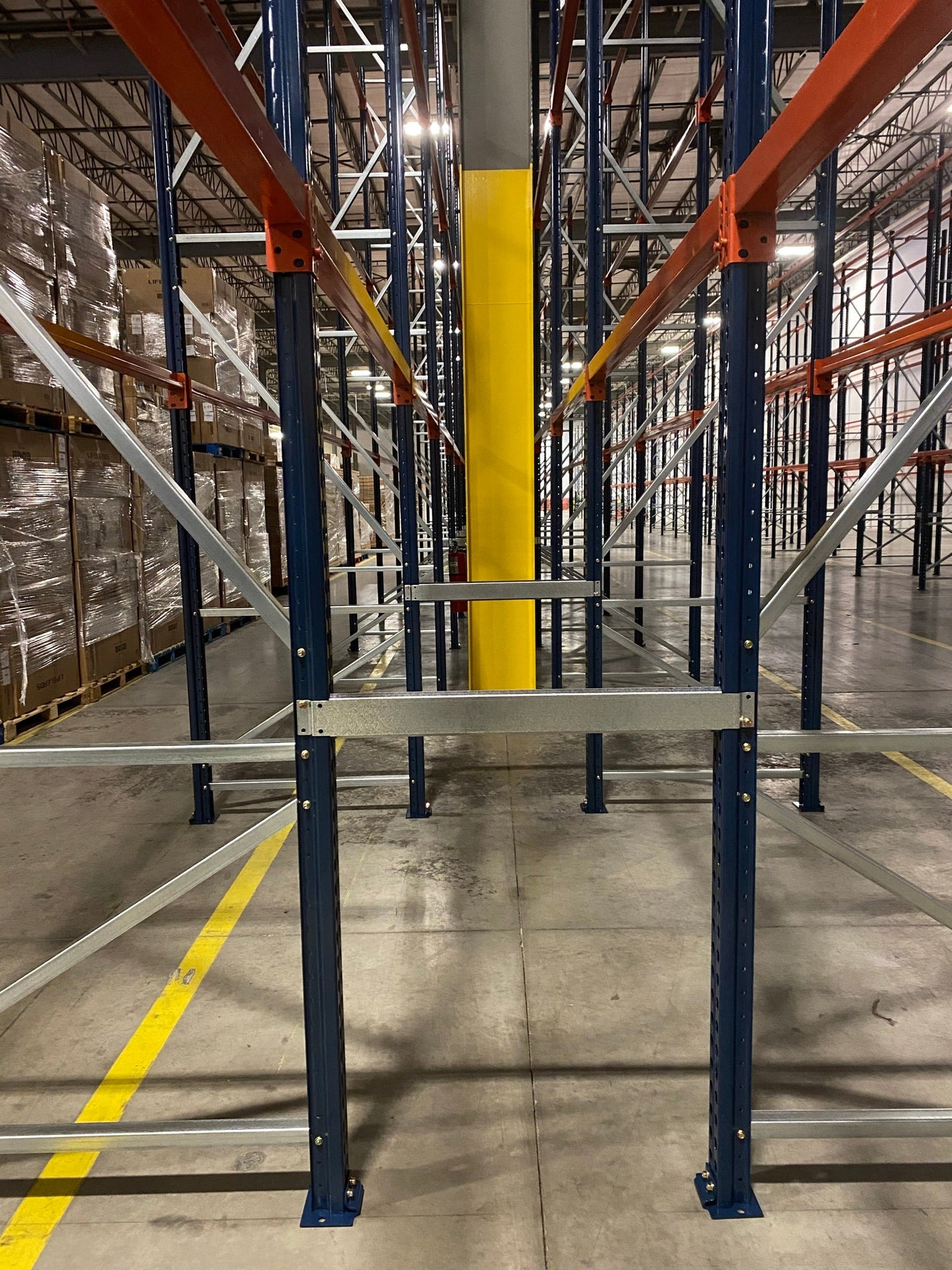 What is pallet rack flue space?